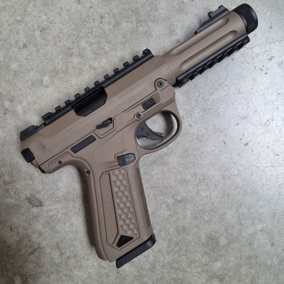 Near new - Action Army AAP01 gas pistol Tan – Unlimited Airsoft Shop